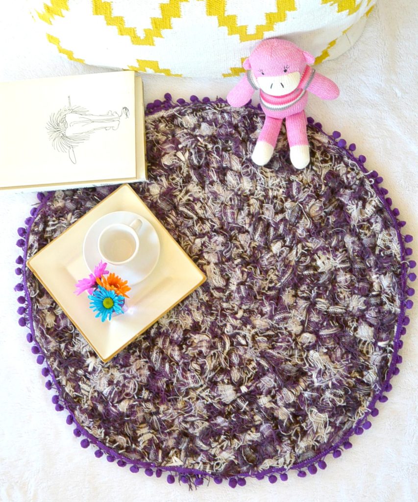 How I Crocheted A Pendleton Selvage Rug with Poms – Mama In A Stitch
