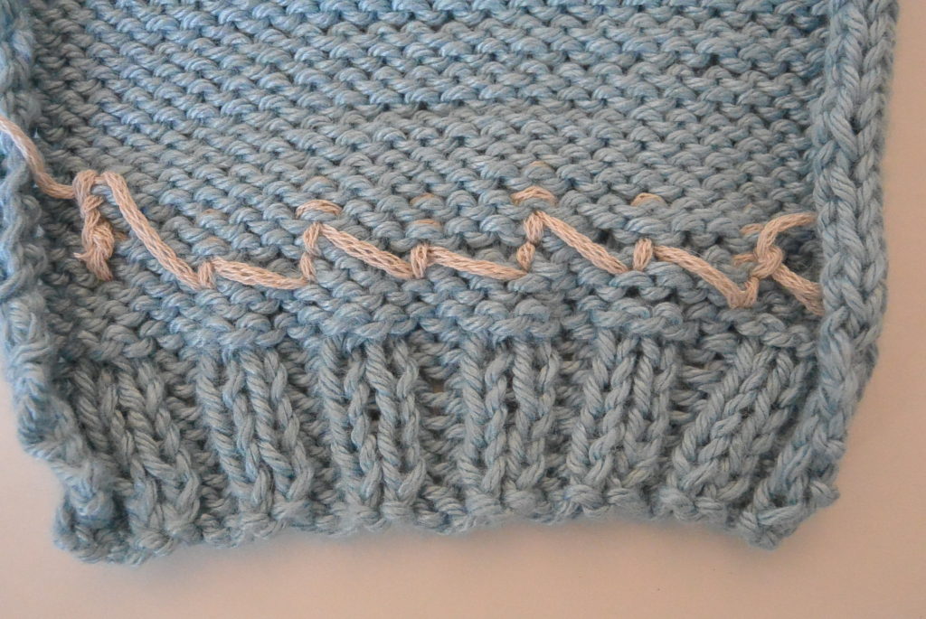 Embroider on Knit Tutorial - Duplicate Stitch – Mama In A Stitch