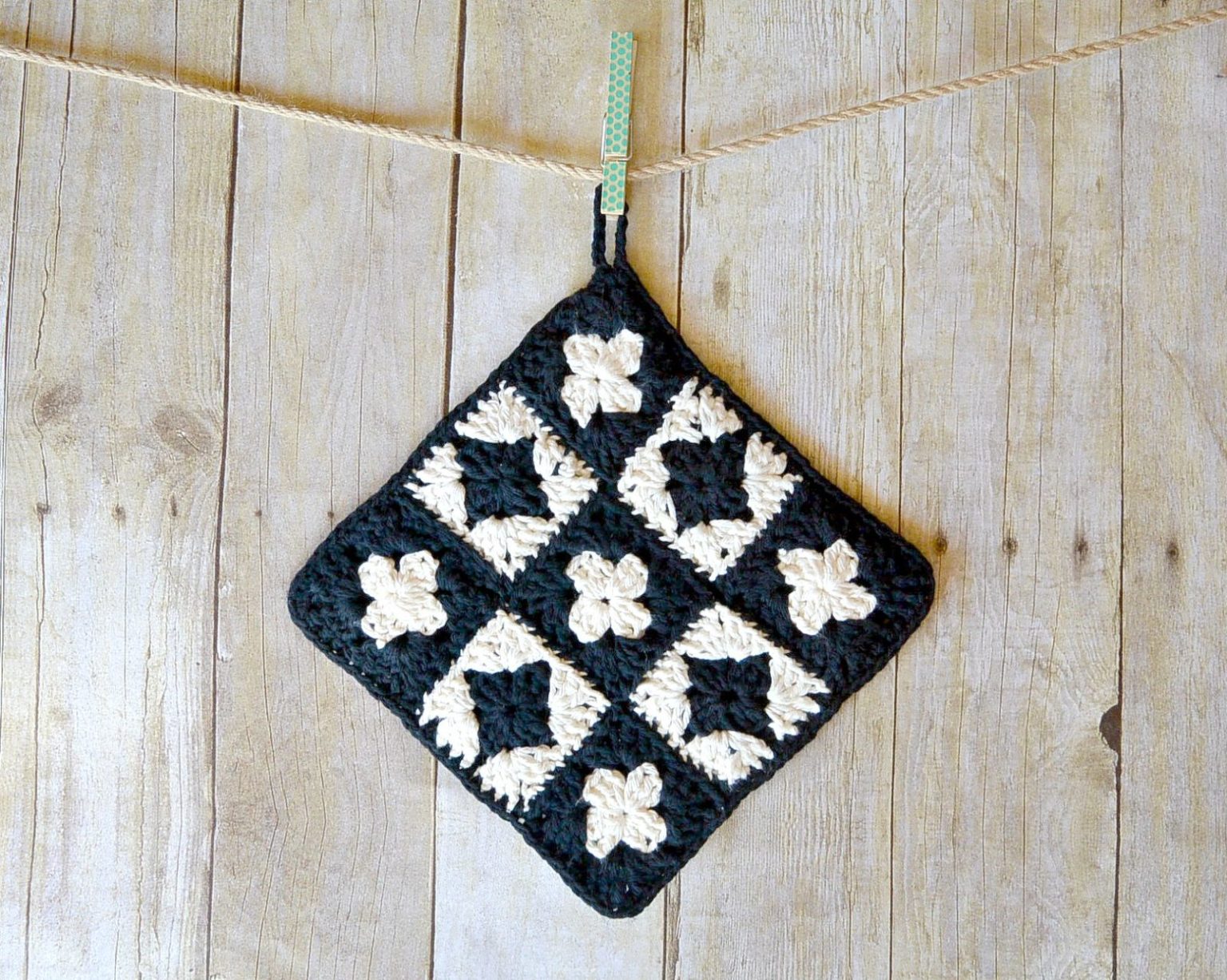 Granny Square Potholder Crochet Pattern – Mama In A Stitch