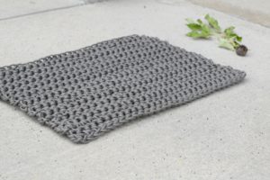 How To Crochet An Outdoor Rug (For Beginners) – Mama In A Stitch