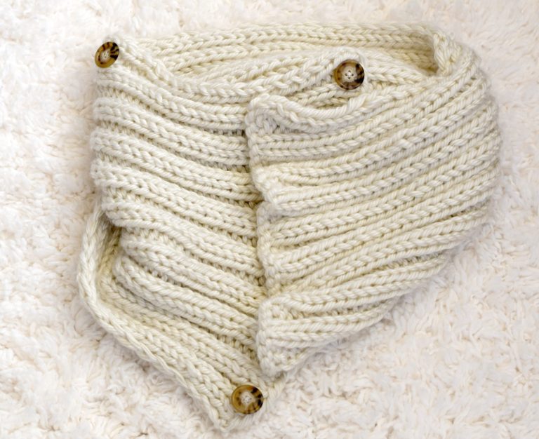 "Two Ways" Giant Knit Ribbed Cowl Pattern – Mama In A Stitch