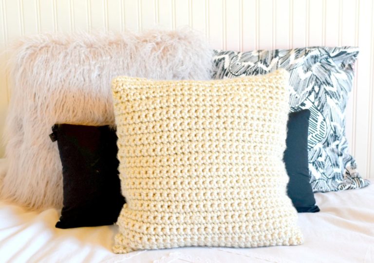 Super Chunky Crochet Pillow Project – Mama In A Stitch