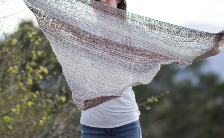 How To Knit An Easy Triangle Wrap – Mama In A Stitch