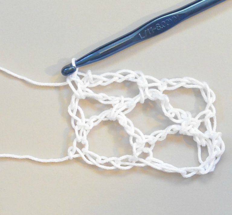 How To Crochet Diamond Mesh Stitch – Mama In A Stitch