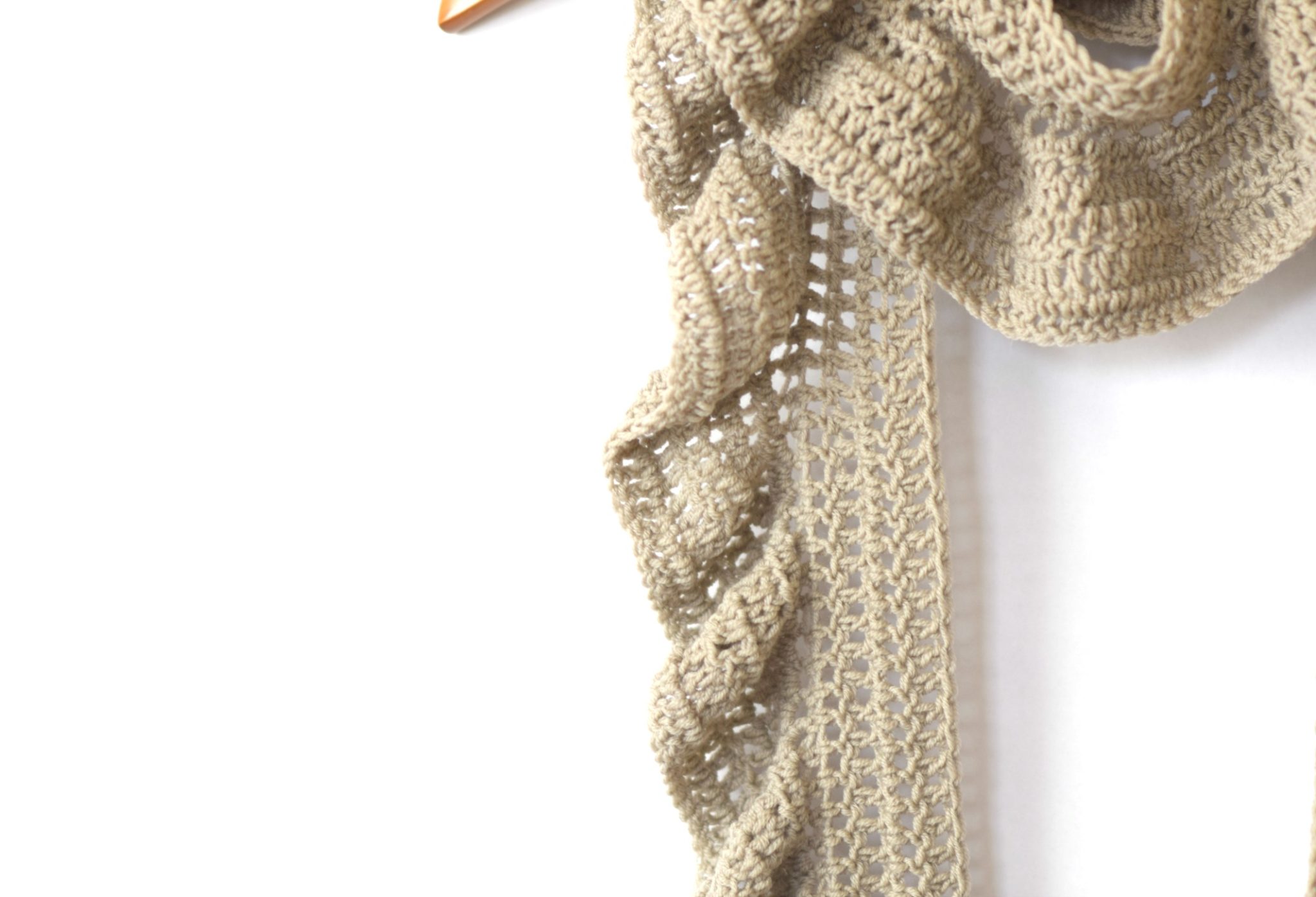 Merino Crocheted Ruffle Scarf Pattern – Mama In A Stitch