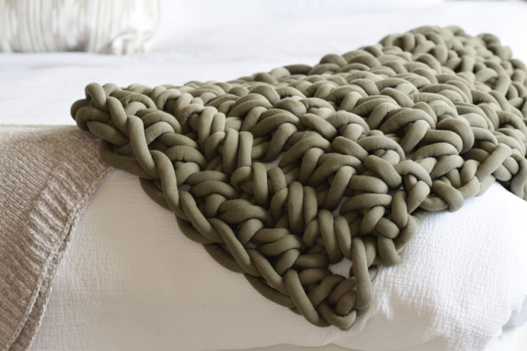20+ Quick Chunky Crochet Blankets – Mama In A Stitch