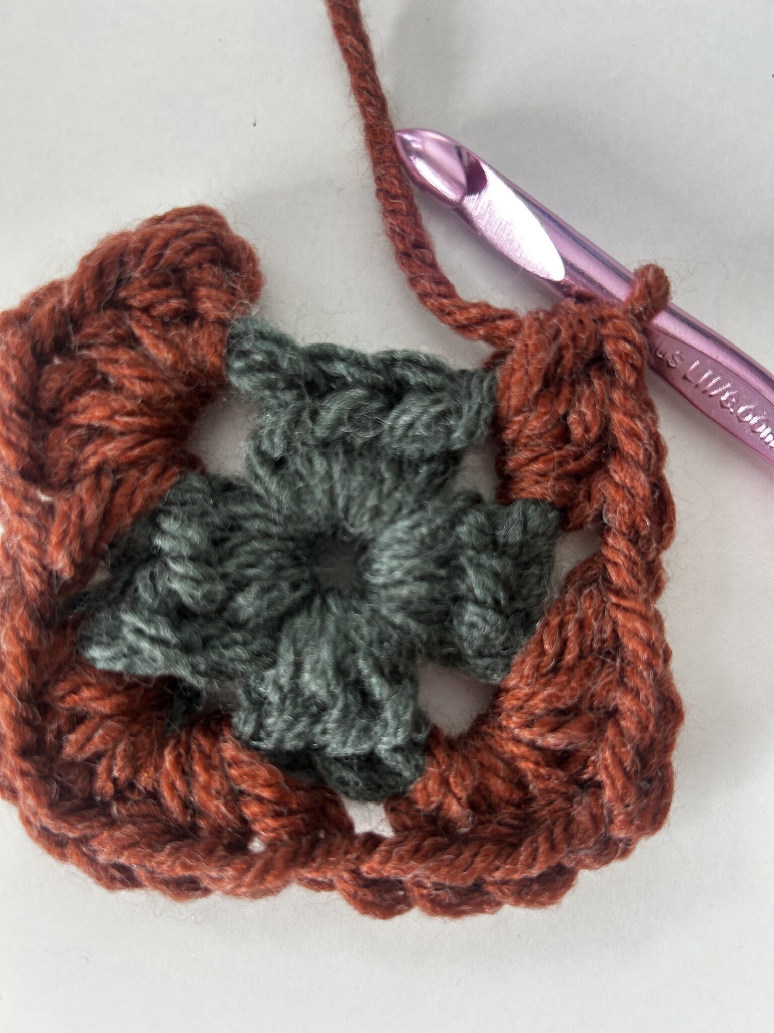 Giant Granny Square Blanket Crochet Pattern – Mama In A Stitch